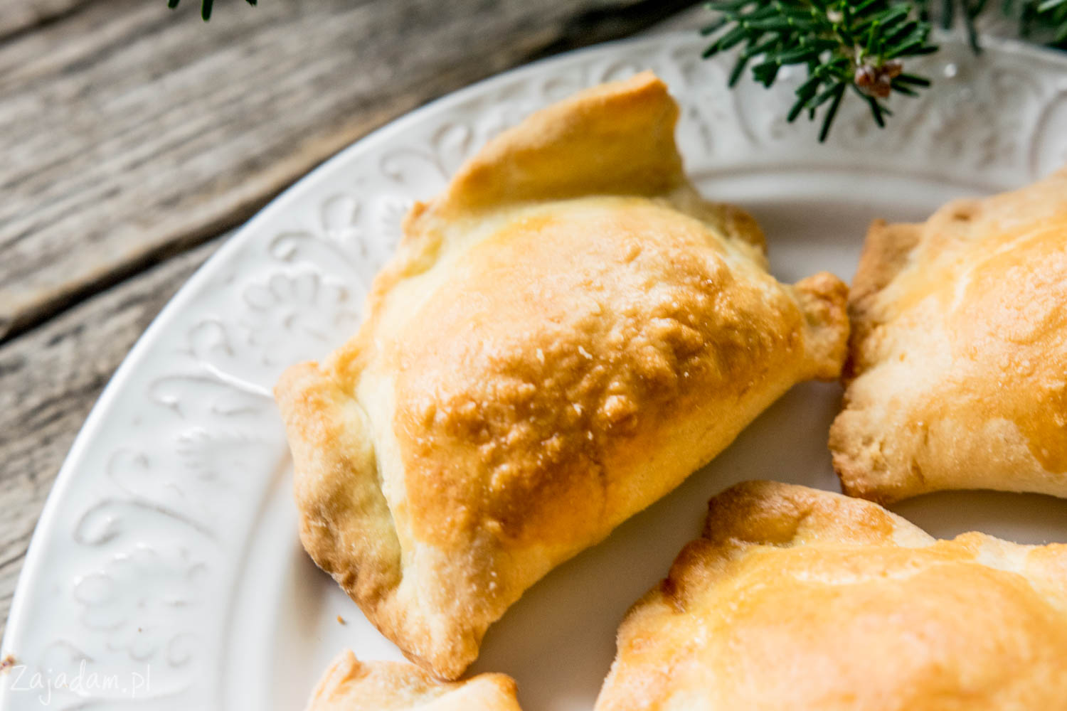 Pieczone pierogi z kapustą i grzybami